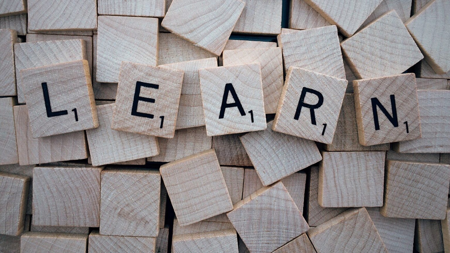 Discover 21 idioms about learning to strengthen your English